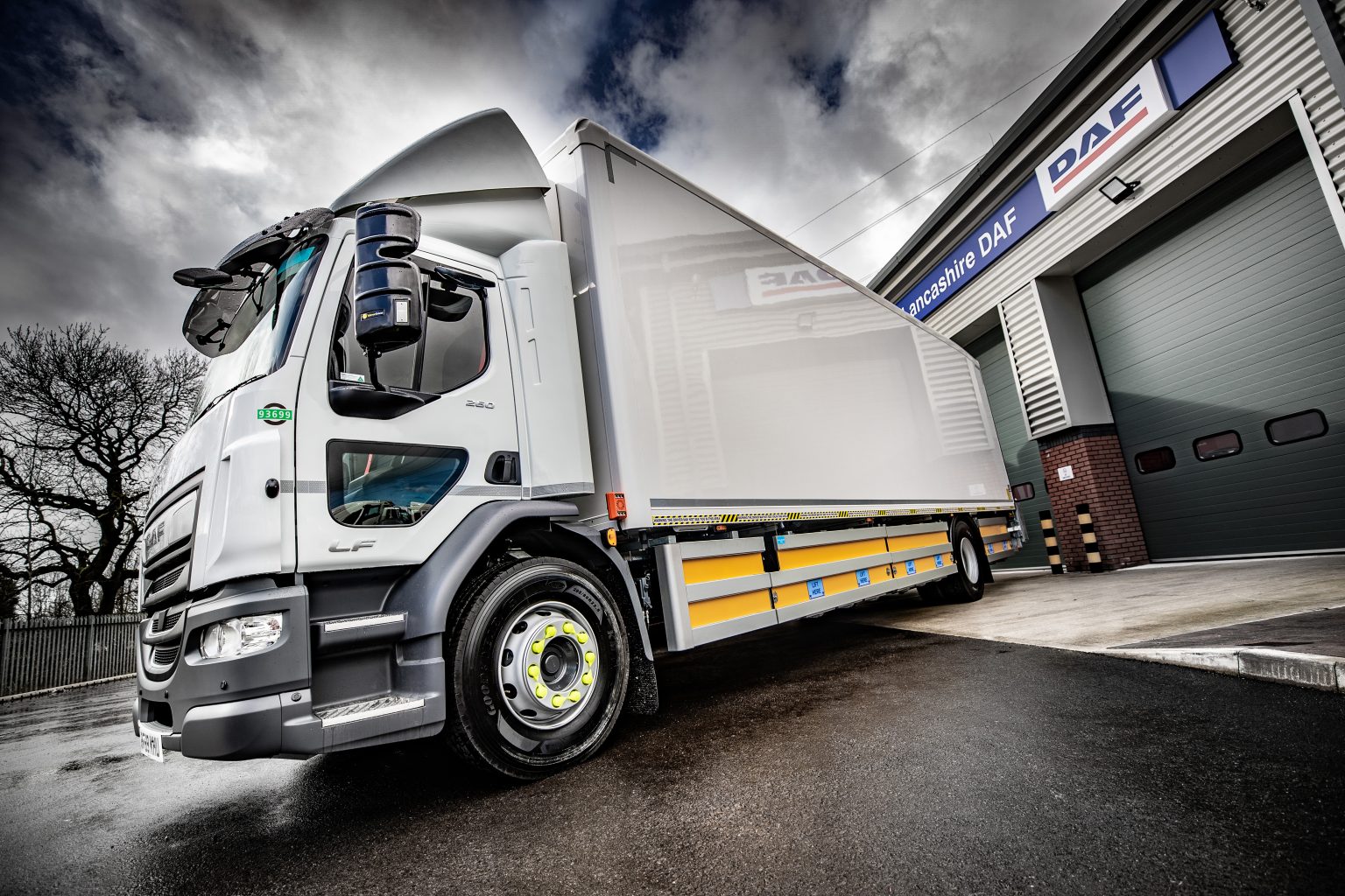 Largest UK Order for Carrier Transicold Engineless Refrigeration ...