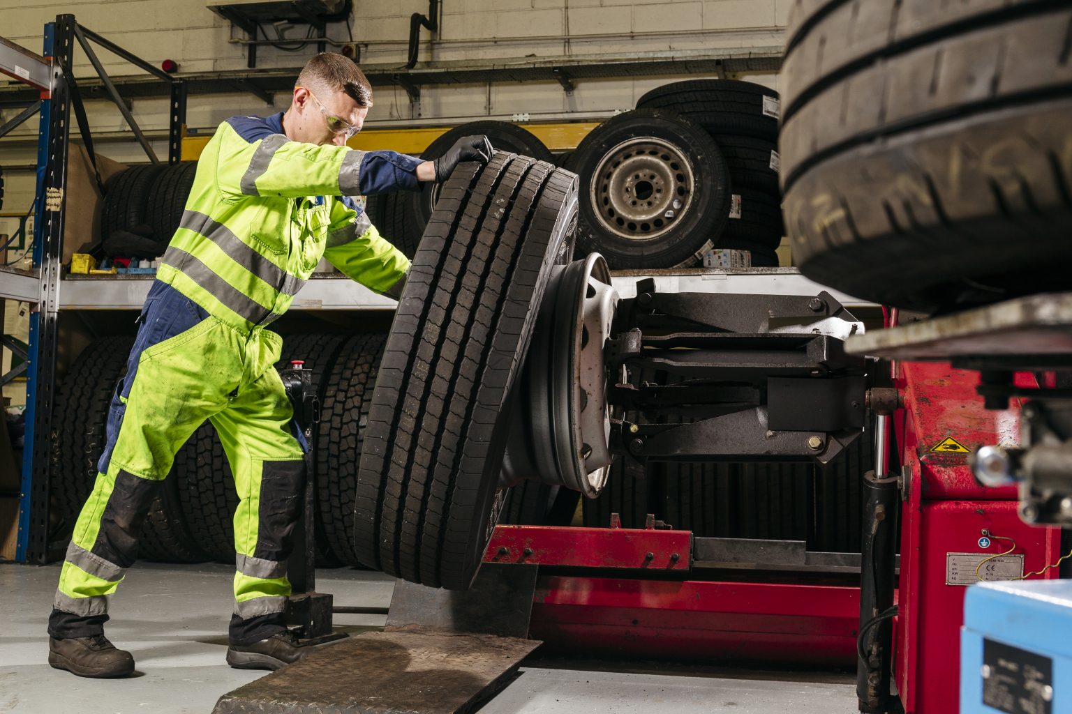 FRAIKIN DEVELOPS NEW HEAVY VEHICLE MAINTENANCE APPRENTICESHIP PROGRAMME ...