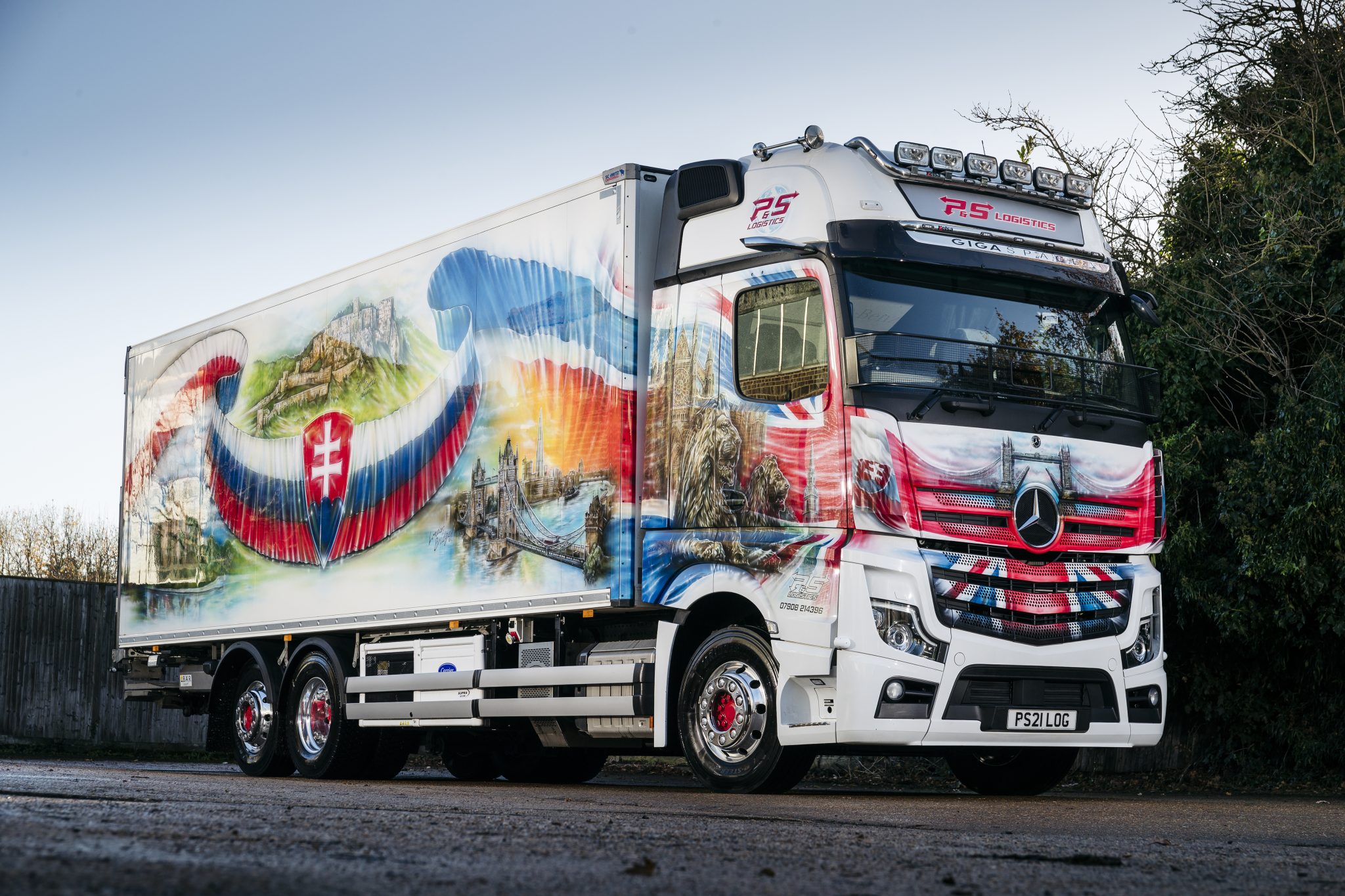 SCHMITZ CARGOBULL HELPS P&S LOGISTICS STAND OUT FROM THE CROWD ...