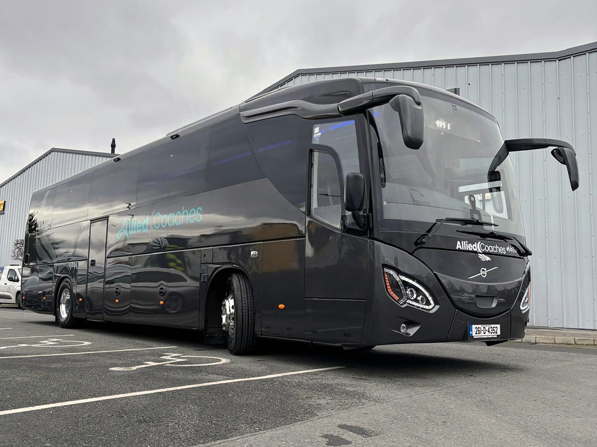 Allied Coaches kicks off with its first Volvo B8R MCV eVoTors - Volvo Buses